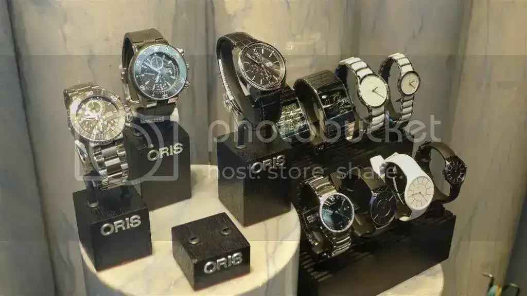 Escaparates de Andorra -- Fotos | Relojes Especiales, EL foro de relojes