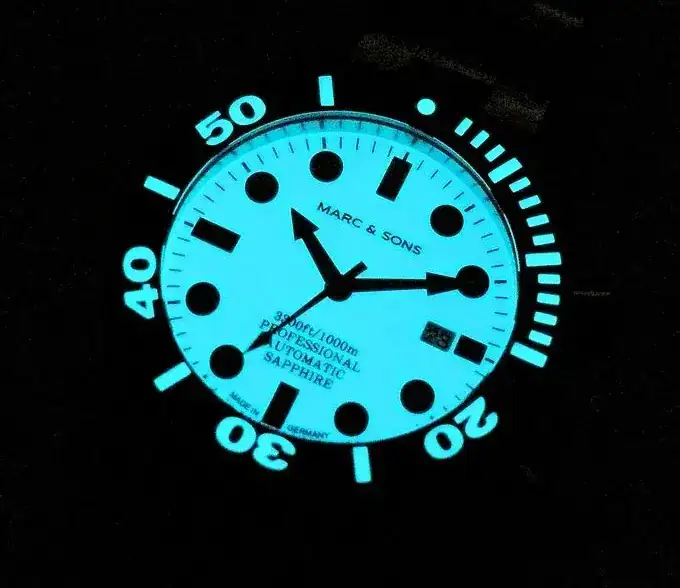 ¿Conocéis algún reloj con dial full lumen en color azul? | Relojes ...