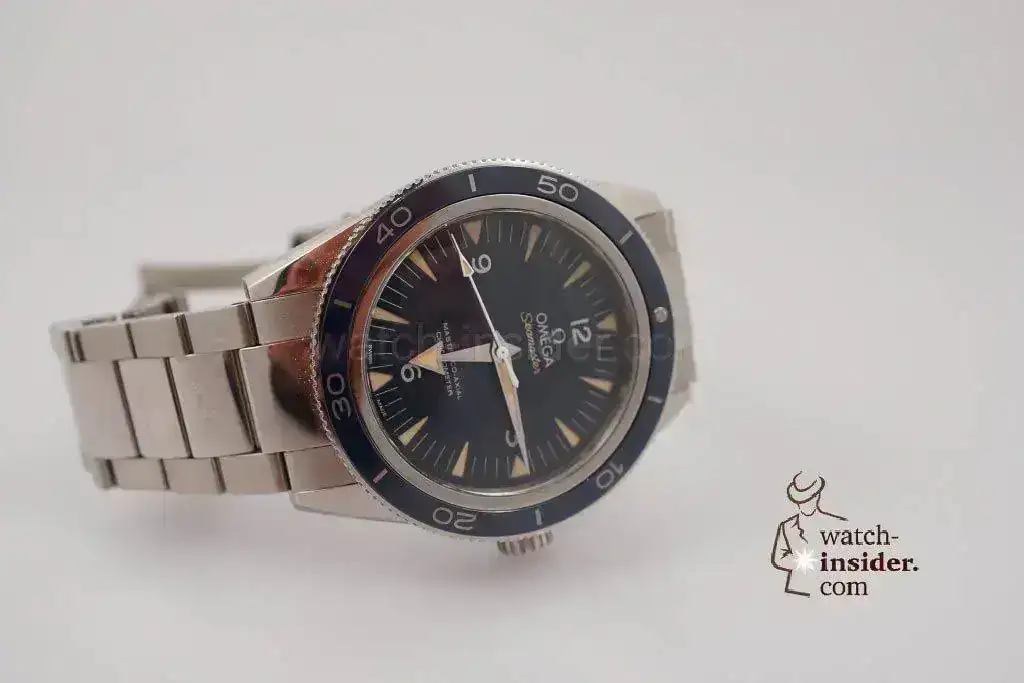 Varias fotos "reales" de los nuevos Omega SM 300 Master coaxial, azul y ...