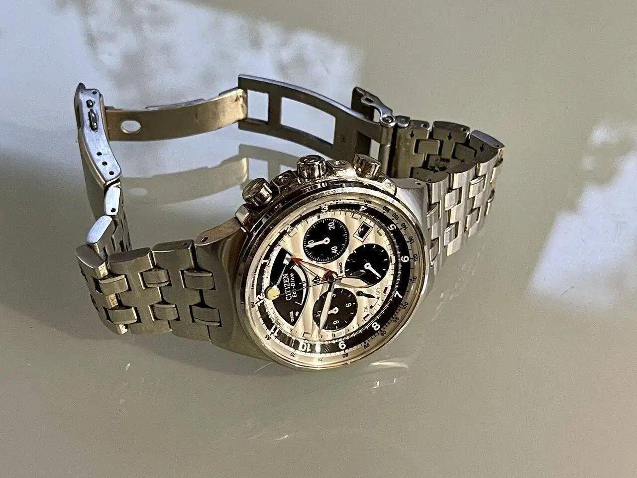 Citizen Calibre 2100 AV0031-59A Eco-Drive. Panda. Power reserve ...