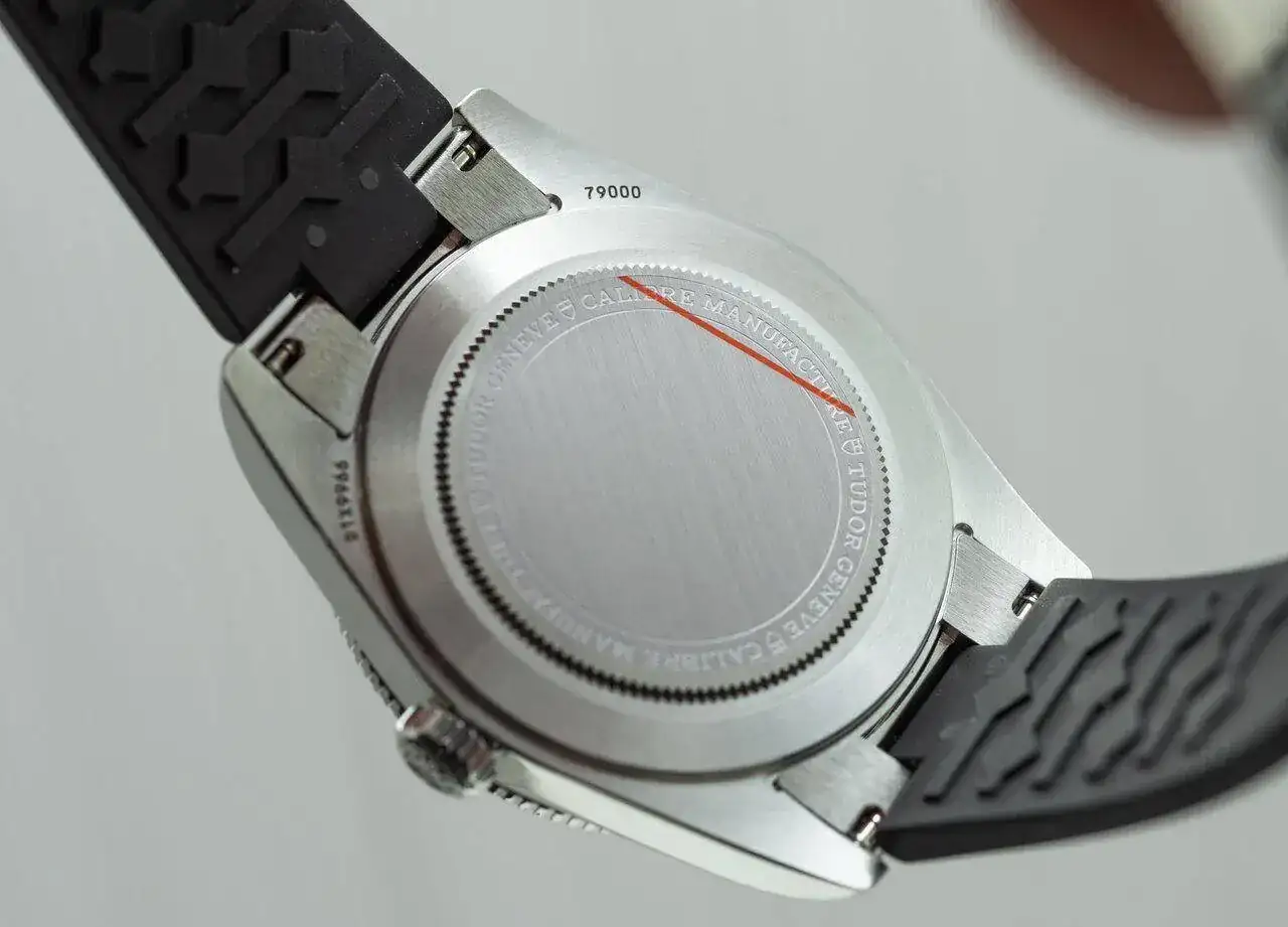 Calibre "manufactura" en Tudor BB36, y nuevo Tudor BB54. | Página 12 ...